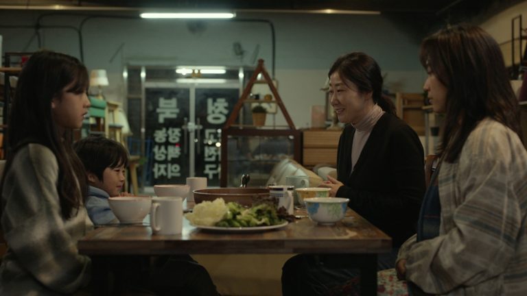 『パラサイト 半地下の家族』に次ぐ傑作と称された話題作 映画『高速道路家族』 - otocoto | こだわりの映画エンタメサイト