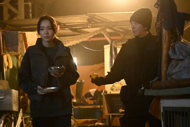 玉城ティナ&飯豊まりえW主演 極限のゾンビサバイバル Huluオリジナル「君と世界が終わる日に」Season5 本予告映像＆スペシャルメイキング公開 - otocoto | こだわりの映画 ...