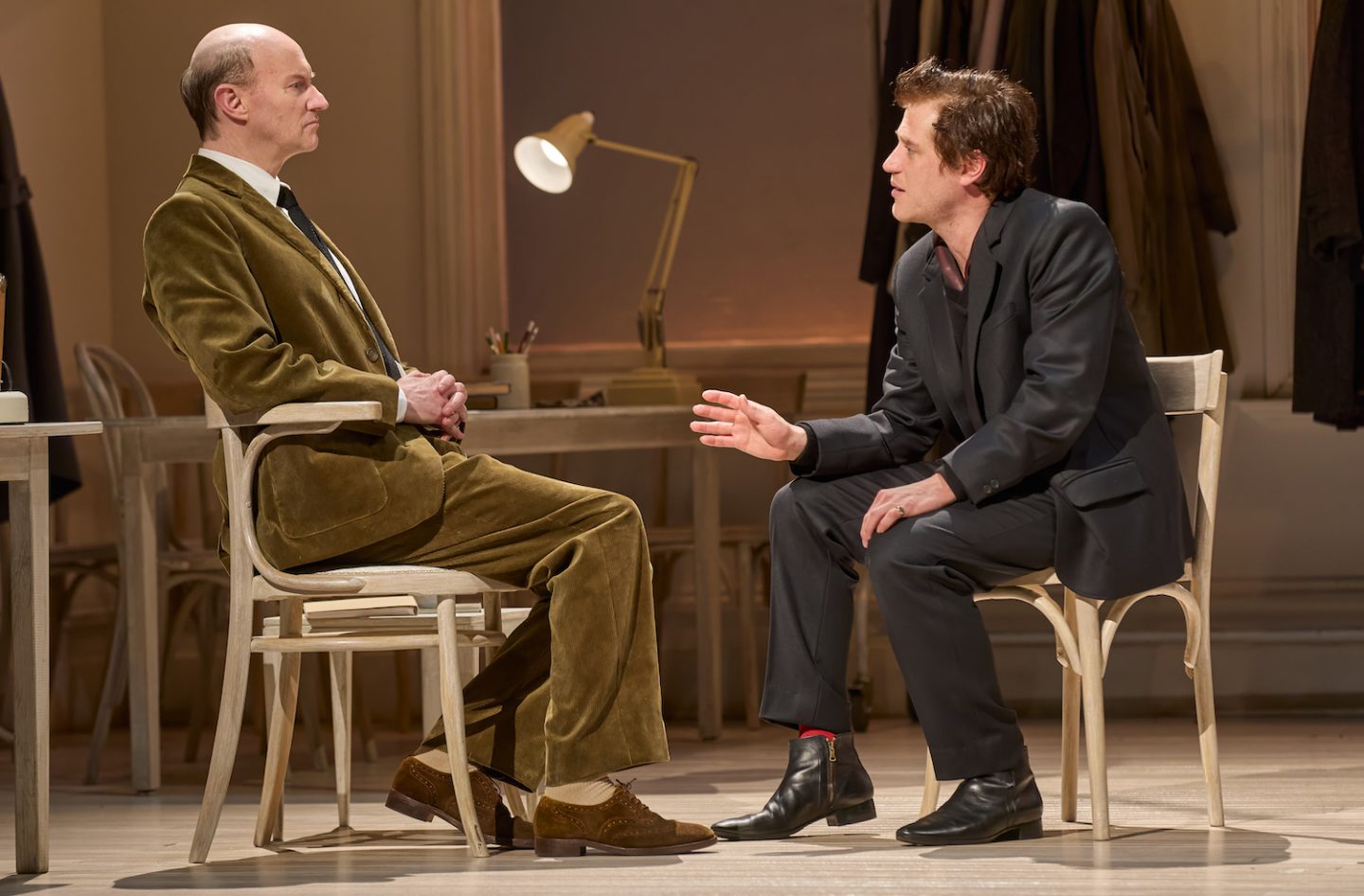 サム・メンデス演出作 NTLive『ザ・モーティヴ＆ザ・キュー』キャスト陣がNTLiveの魅力を語る - otocoto | こだわりの映画エンタメサイト