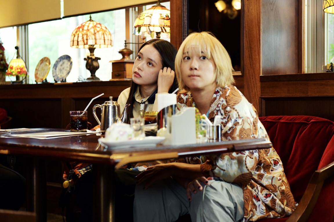 挿入歌、忘れらんねえよwithちさと＆まひろ「そっか、自由か。」を使用した特別予告公開 映画『ベイビーわるきゅーれ ナイスデイズ』 - otocoto | こだわりの映画エンタメサイト