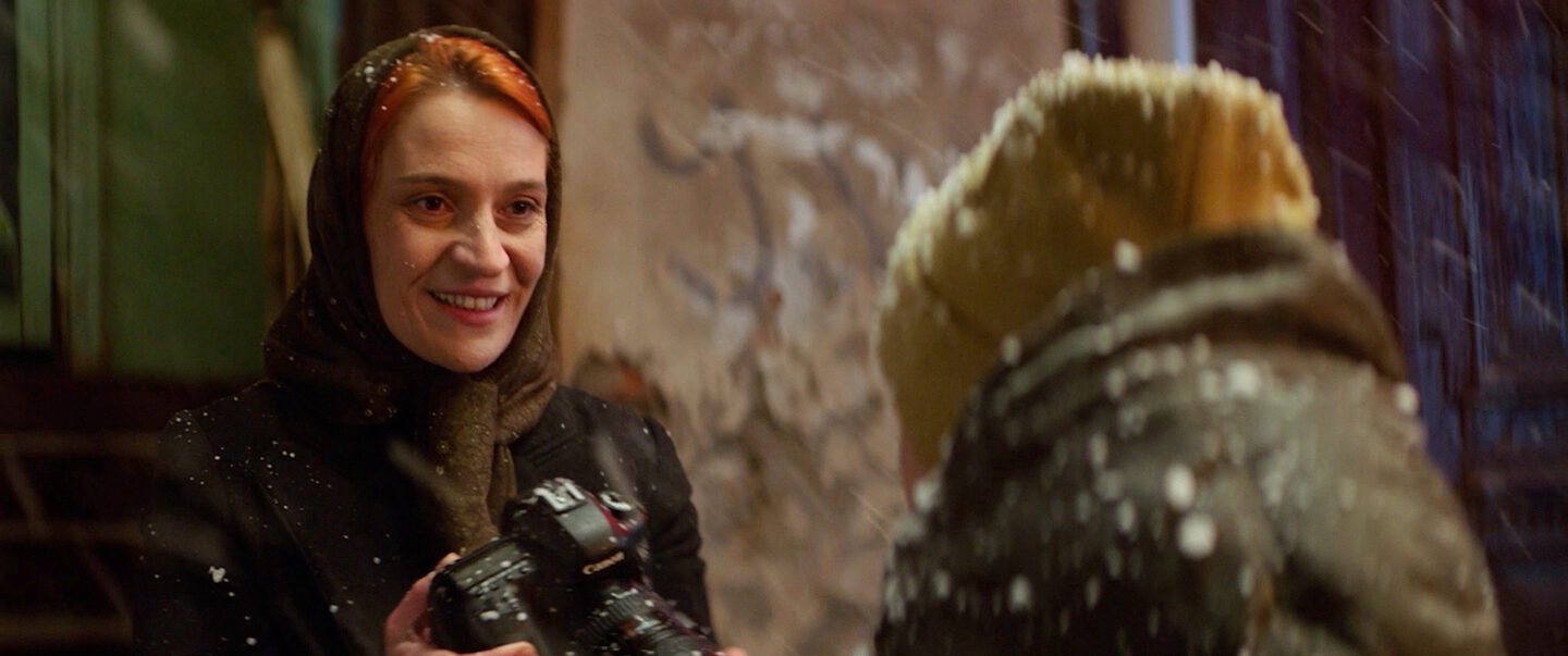 “映画の王国”ジョージアを代表する⼥性監督、ナナ・ジョルジャゼの集⼤成的な傑作 映画『蝶の渡り』 - otocoto | こだわりの映画エンタメサイト