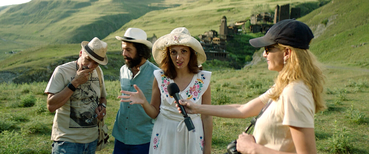 “映画の王国”ジョージアを代表する⼥性監督、ナナ・ジョルジャゼの集⼤成的な傑作 映画『蝶の渡り』 - otocoto | こだわりの映画エンタメサイト