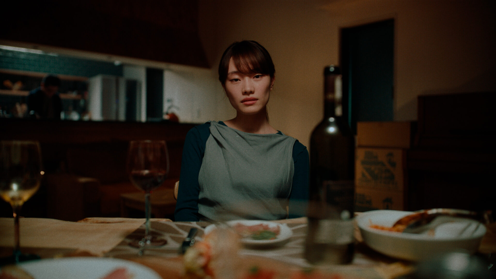 渋川清彦×松浦りょう×山本奈衣瑠共演 「歳の差婚」を描き、現代の結婚や家族の本質に迫る短編映画『オン・ア・ボート』 - otocoto | こだわりの映画エンタメサイト